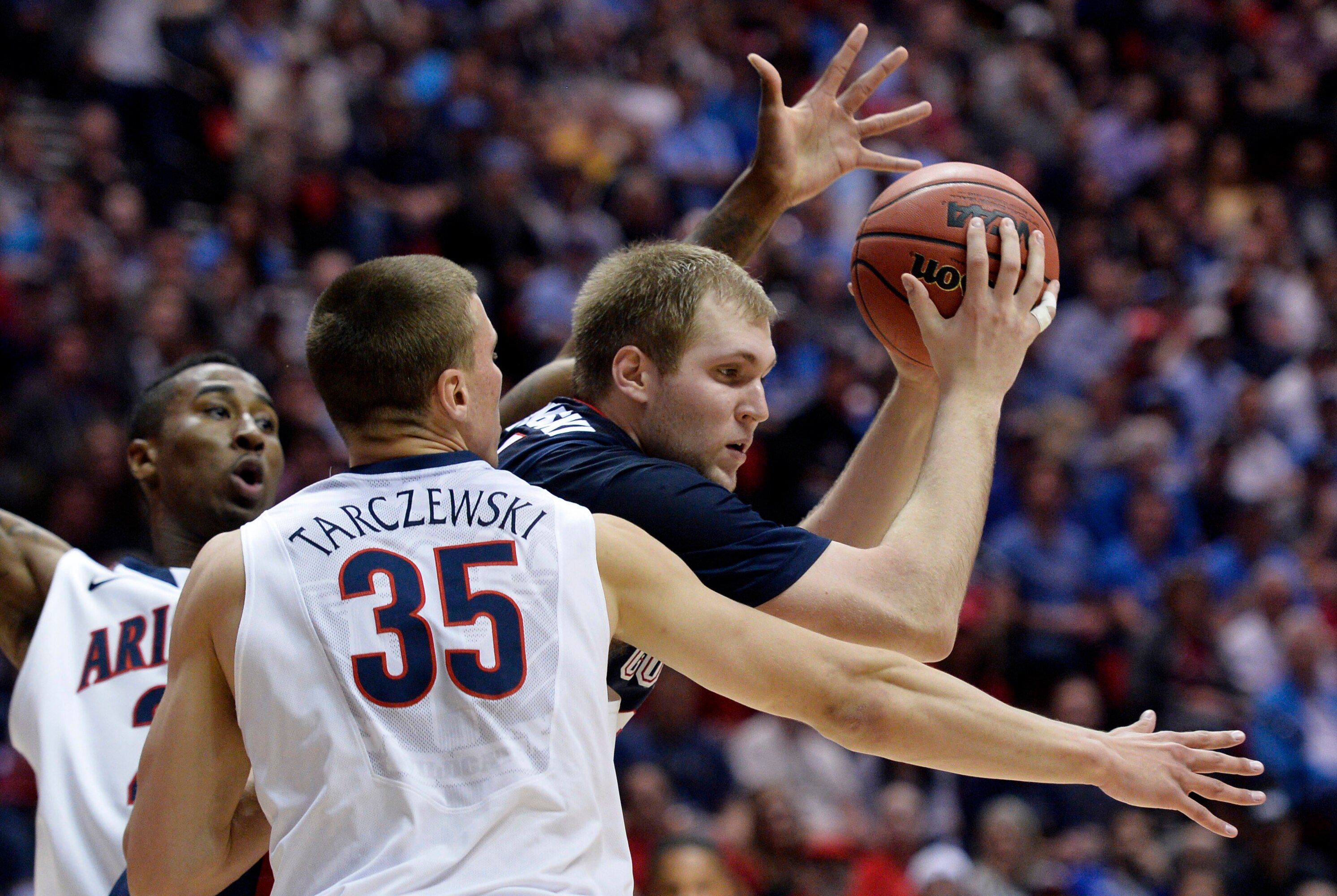 College Basketball Stars Who Will Be Sleepers for 2014-15 All-American Team