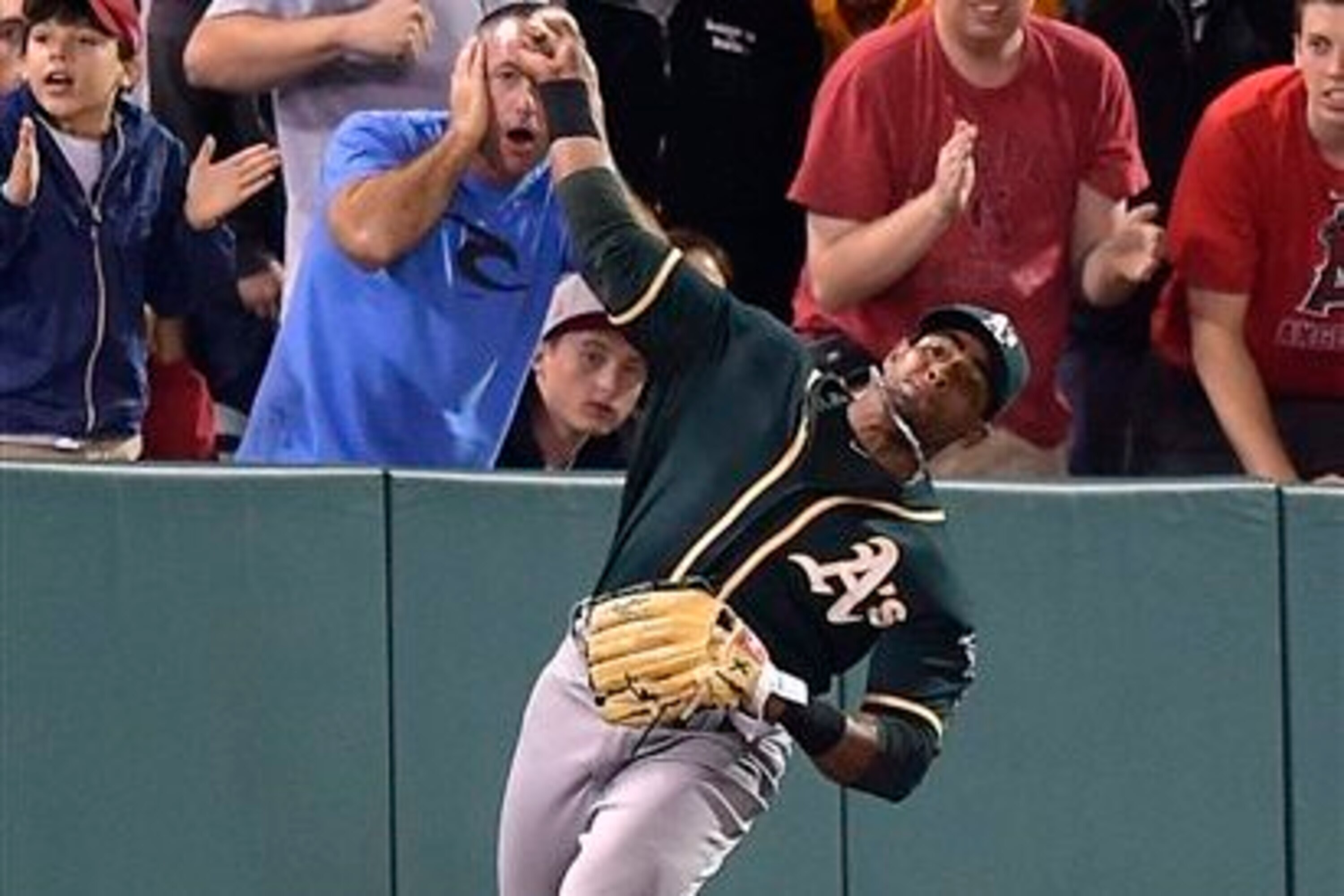 Athletes Making Ridiculous Feats Look Easy