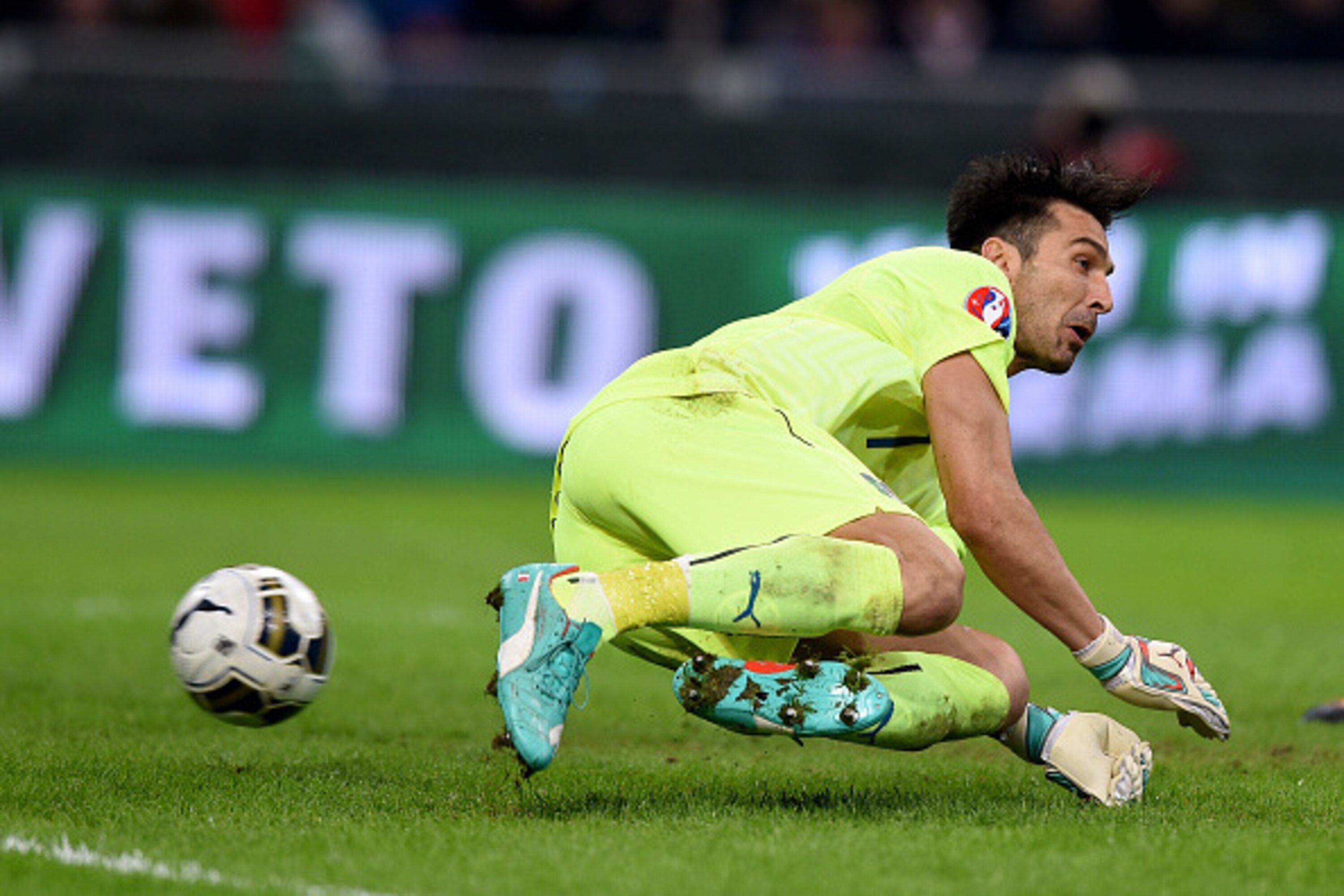 5 Biggest Blunders in World Football This Weekend