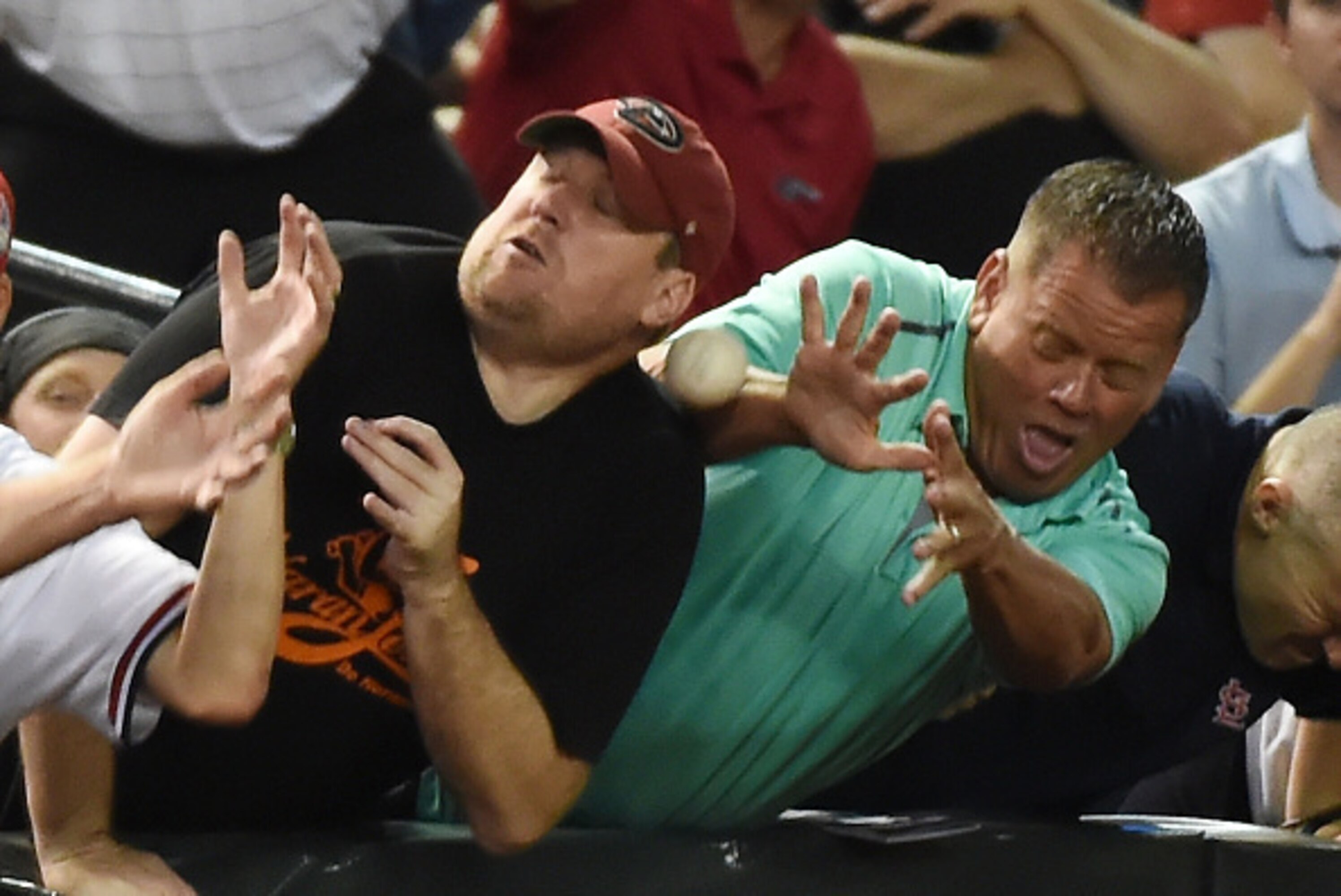 baseball crowd catch rule