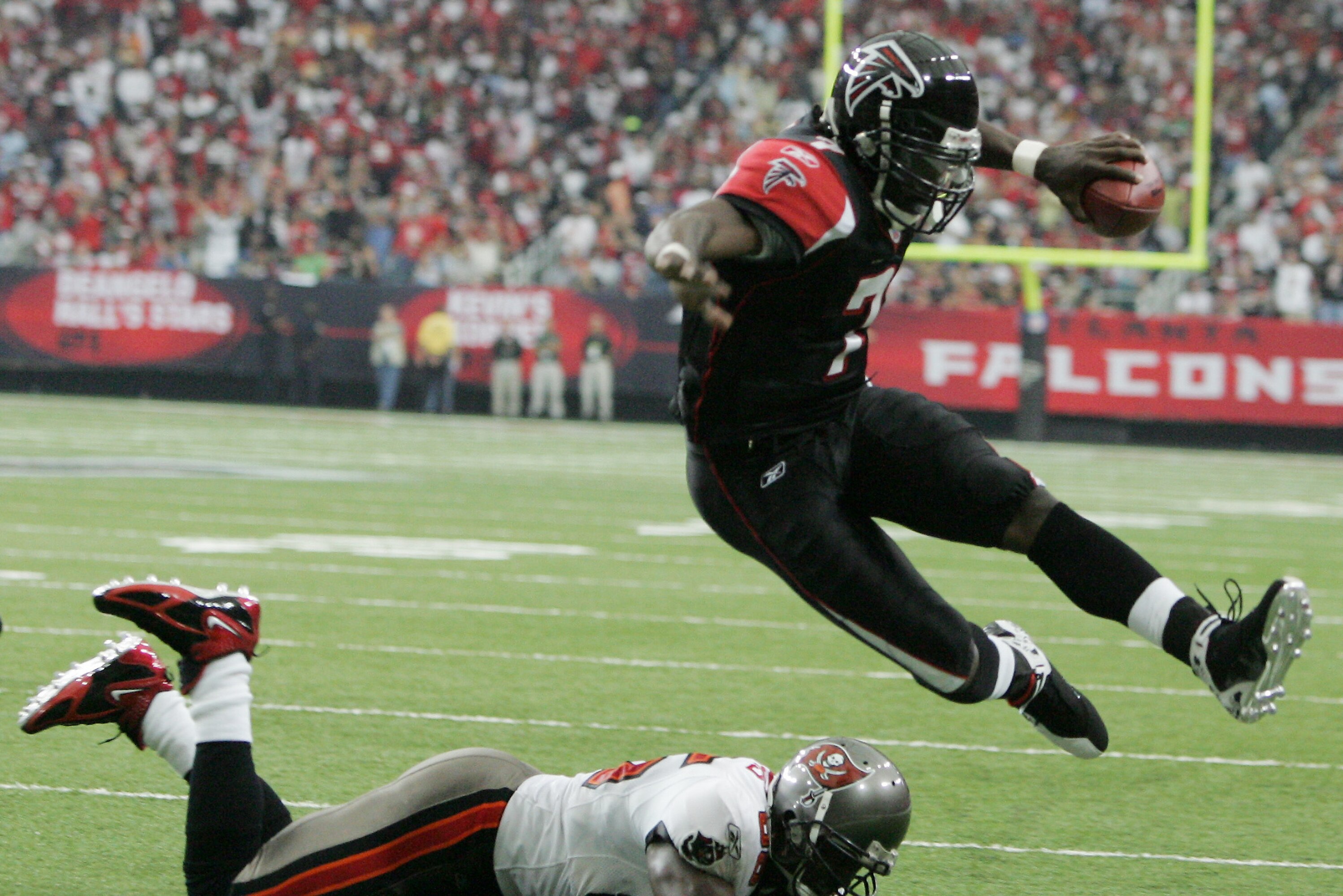 NFL Nostalgia: Ranking the Best Playmakers in NFL History