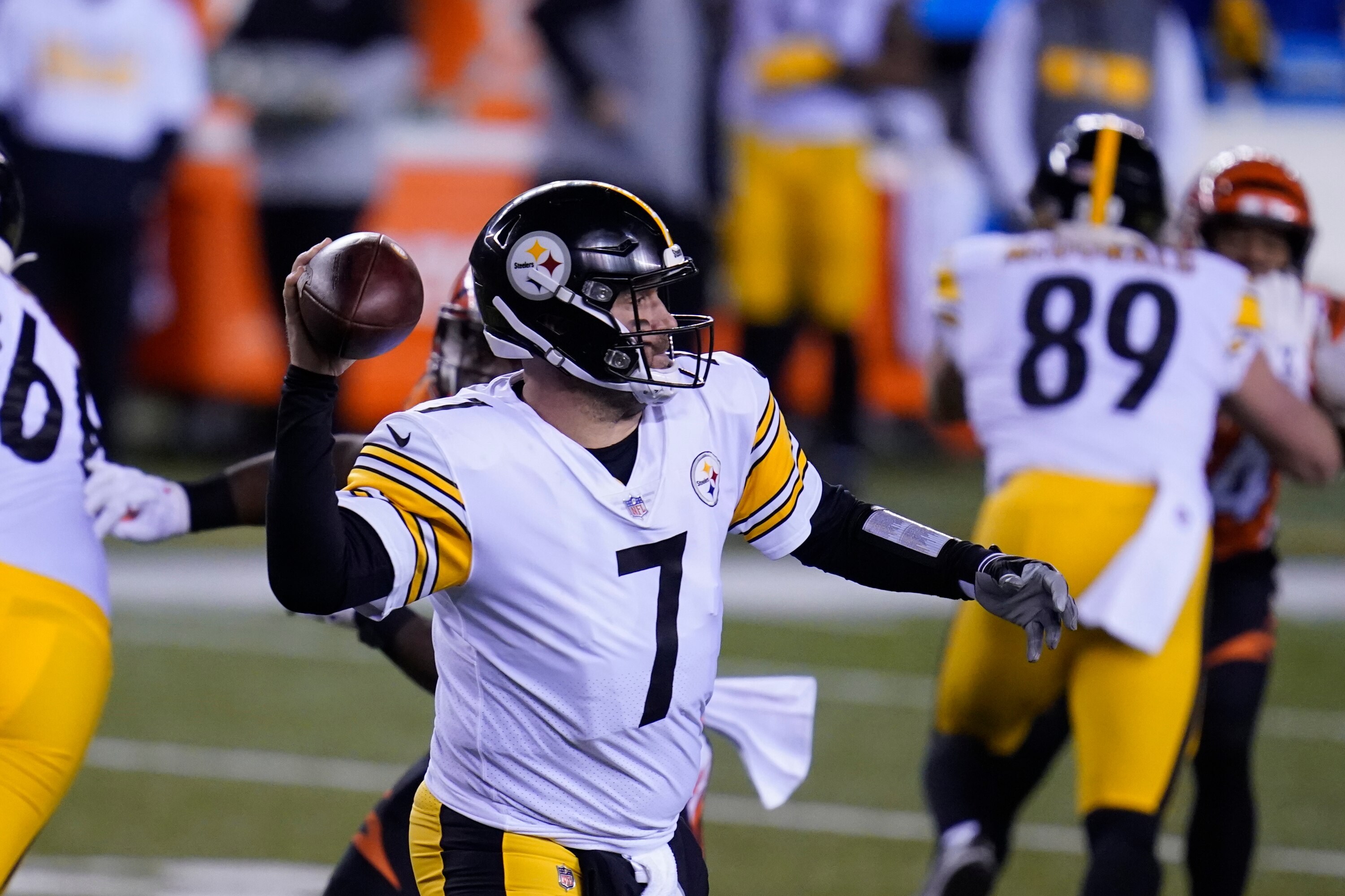NFL Standings 2020-21: Week 16 Records, Playoff Scenarios, Wild-Card ...