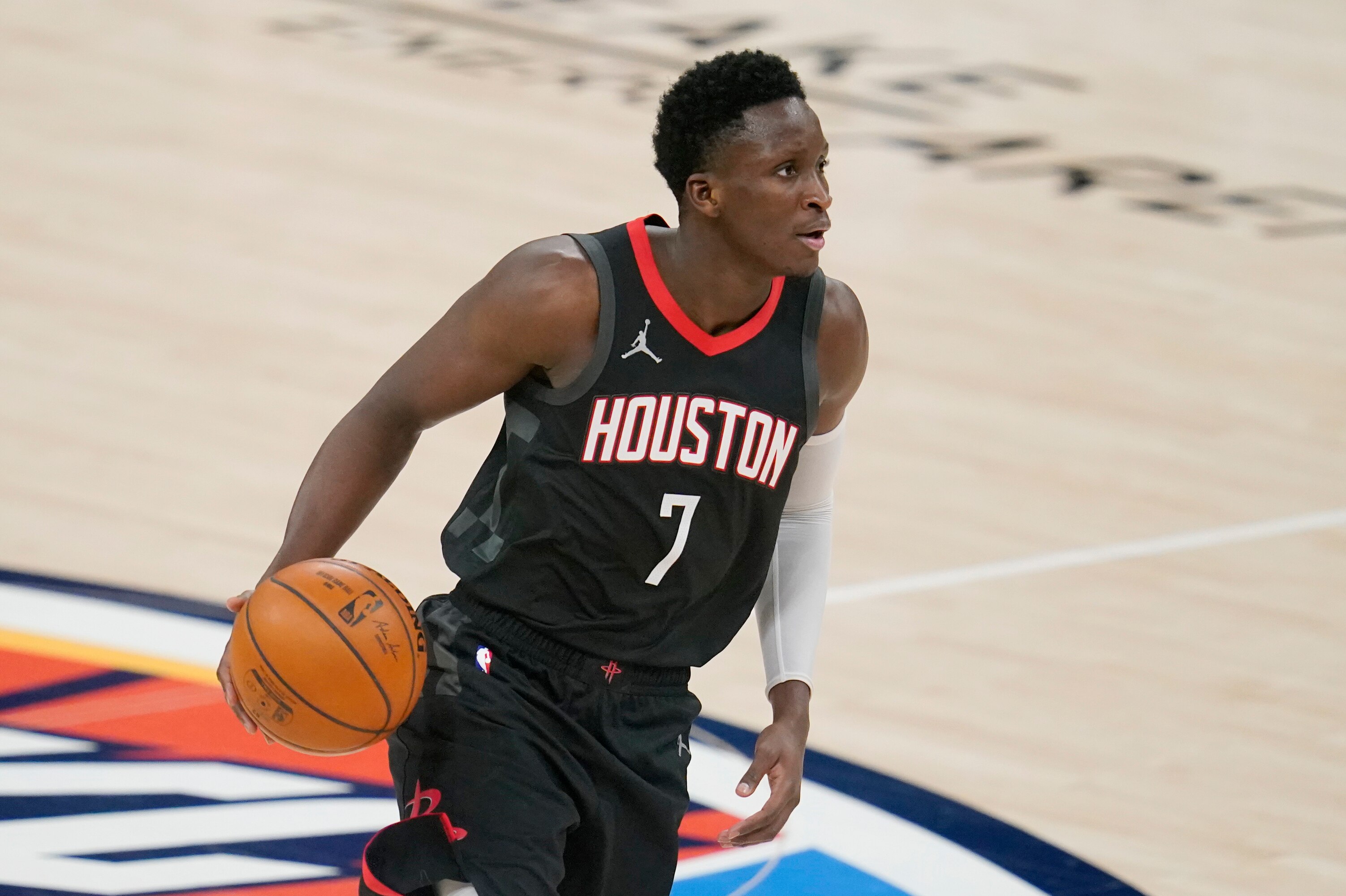 Trade Packages and Landing Spots for Houston Rockets Star Victor Oladipo