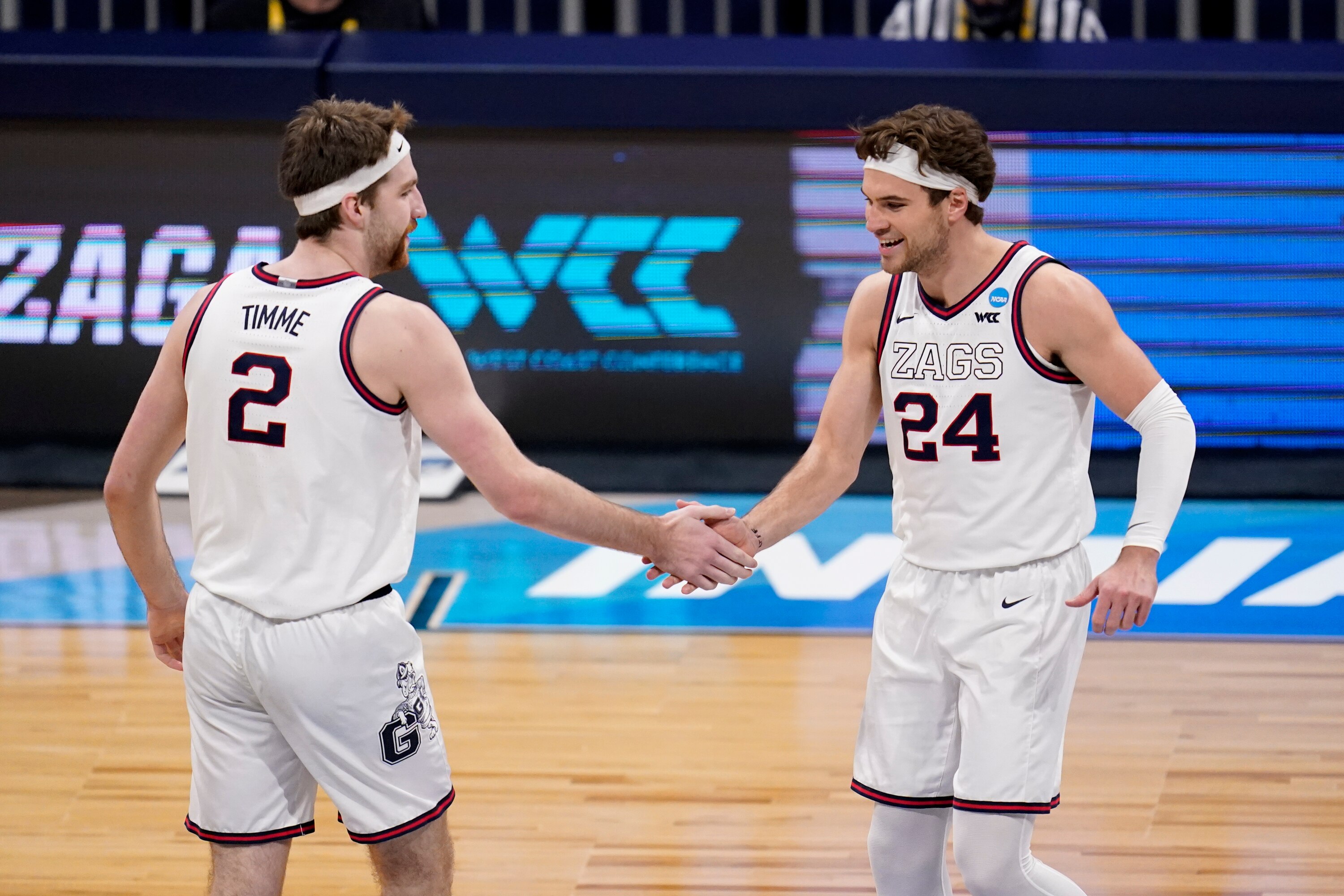 NCAA Men's Tournament 2021: Sunday's Sweet 16 Winners and Losers