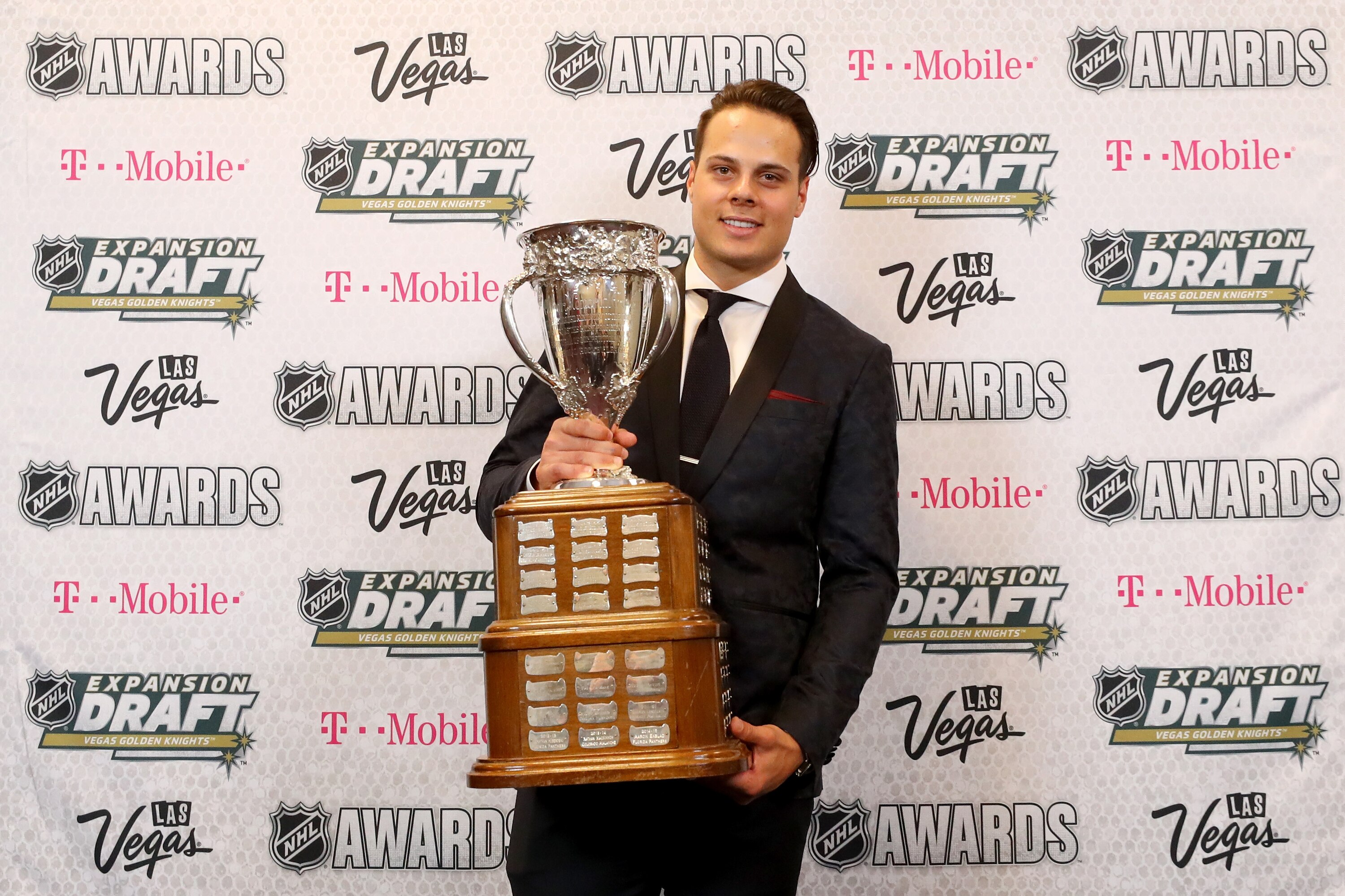 Calder Trophy Top 5: Who Will Be the NHL's Top Rookie This Season?
